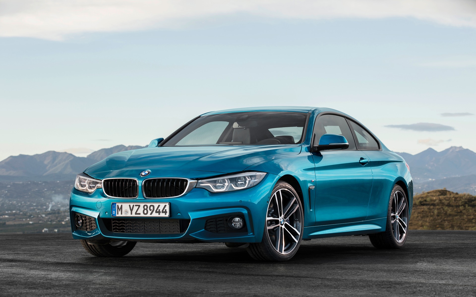 Top 10 des voitures de luxe les plus vendues au Canada, première moitié ...