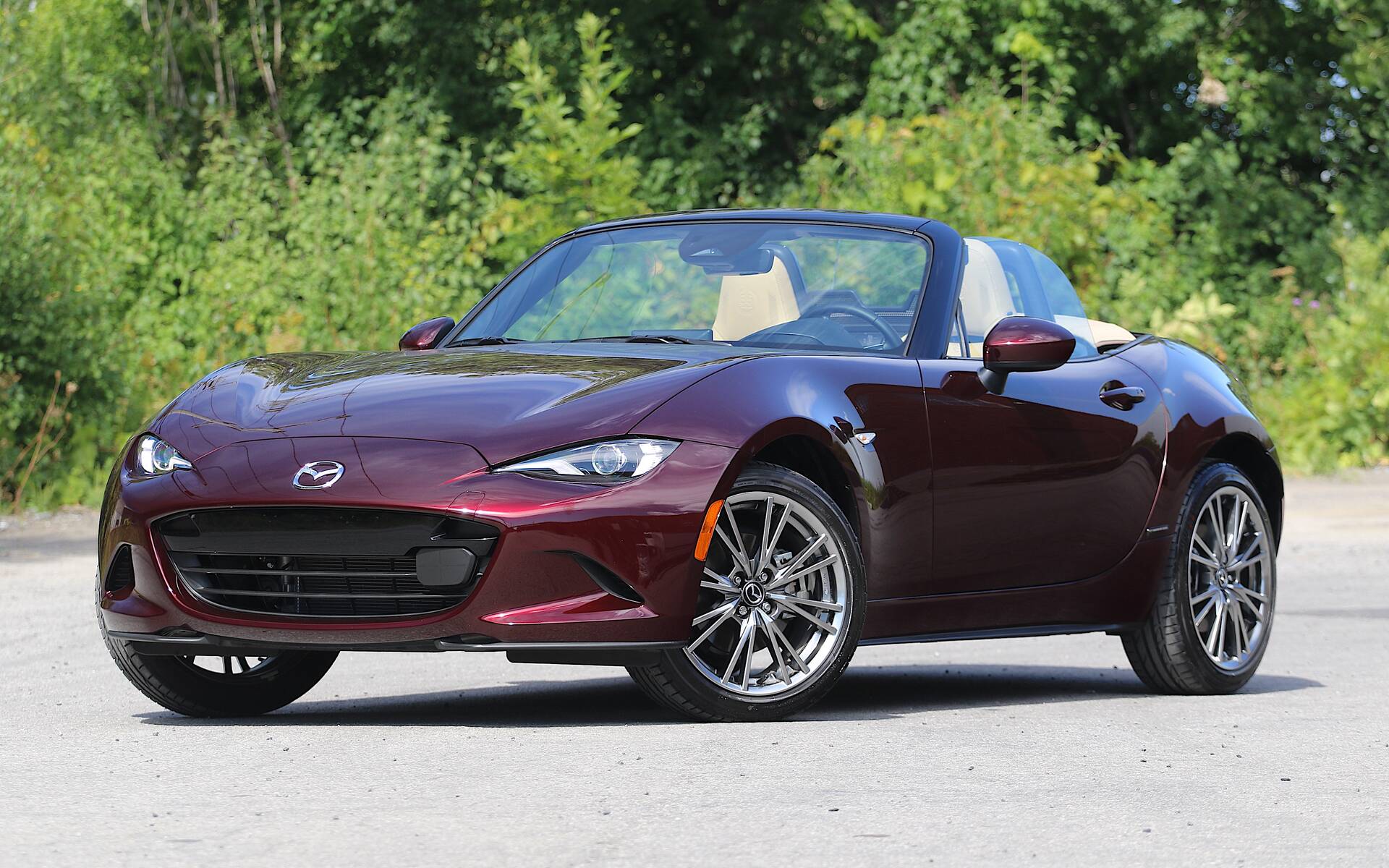 Mazda MX-5 2025 : nous avons conduit le modèle 35e anniversaire - Guide Auto