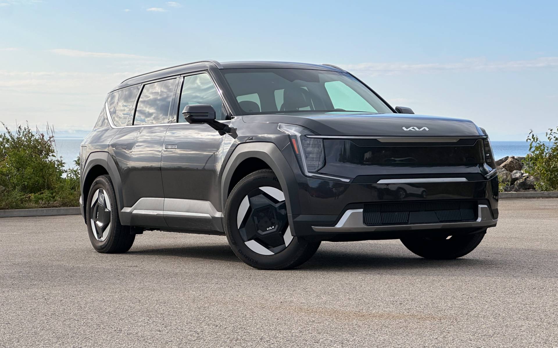 2027 Toyota Highlander vs. 2026 Kia EV9: The Numbers - 1/11