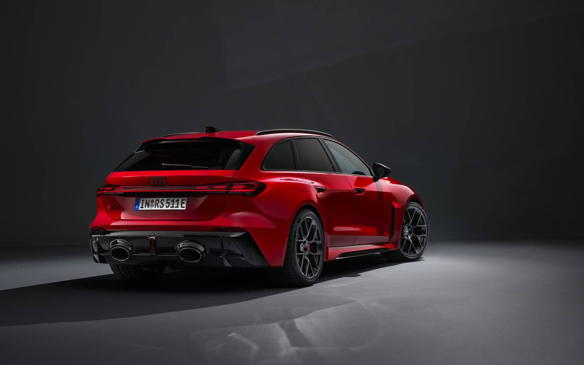Audi dévoile sa nouvelle RS 5 et elle est hybride rechargeable! - 1/33