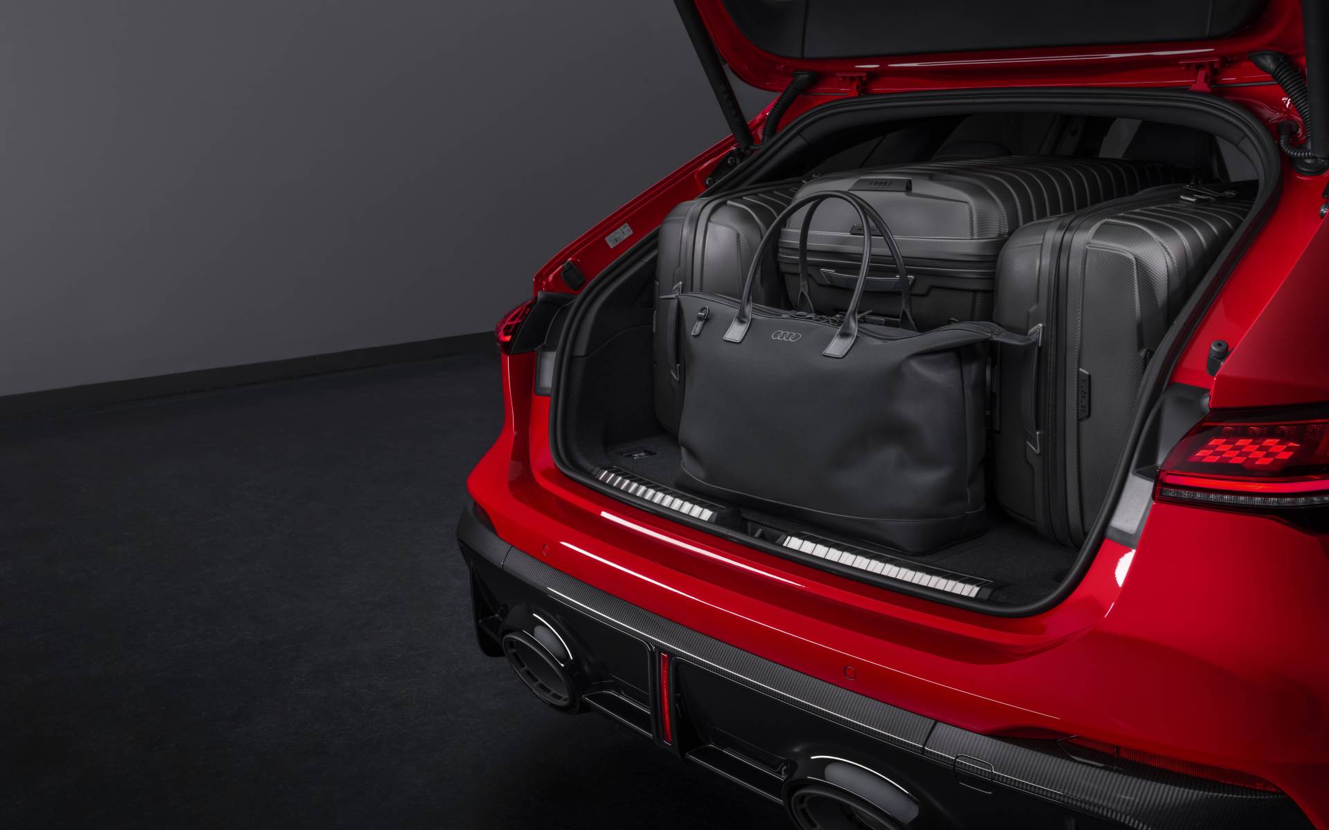 Audi dévoile sa nouvelle RS 5 et elle est hybride rechargeable! - 1/33