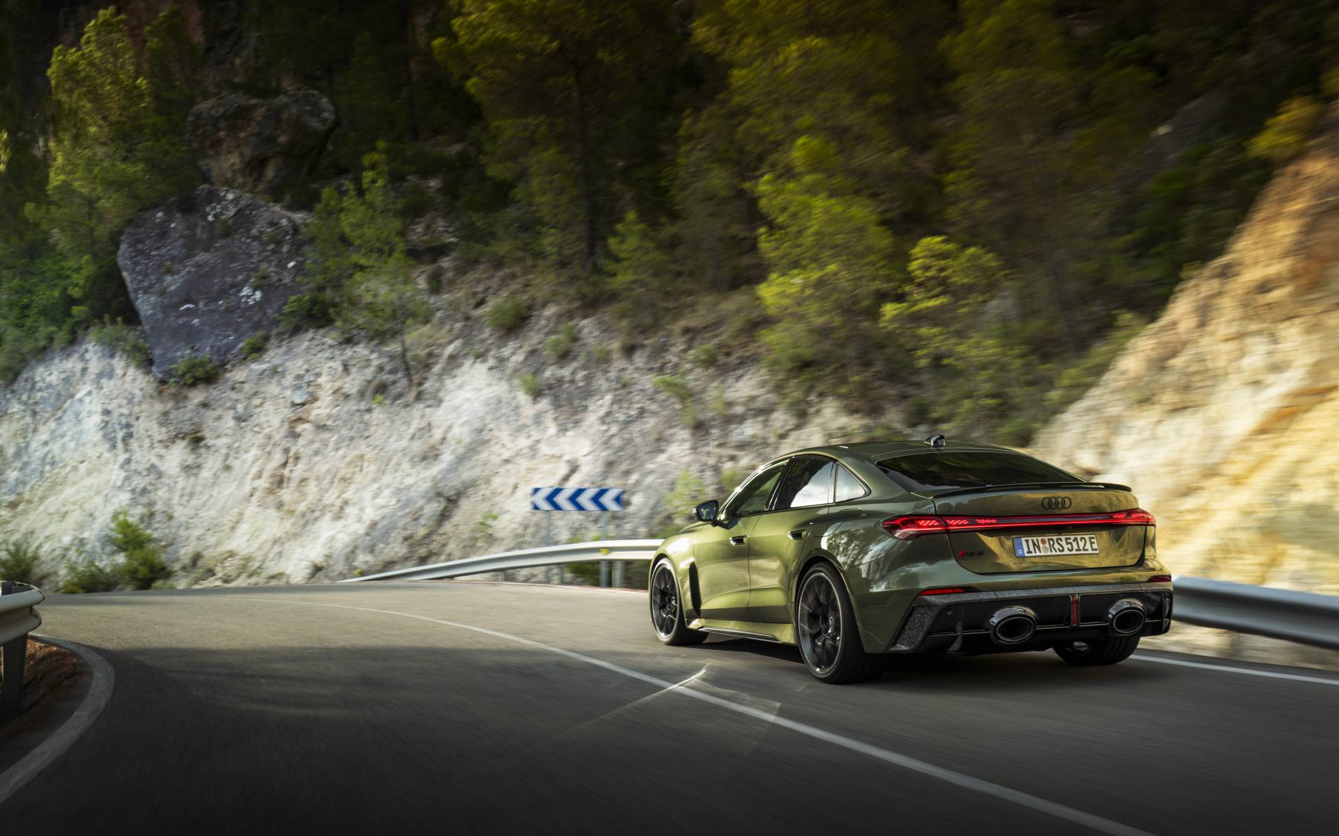 Audi dévoile sa nouvelle RS 5 et elle est hybride rechargeable! - 1/33