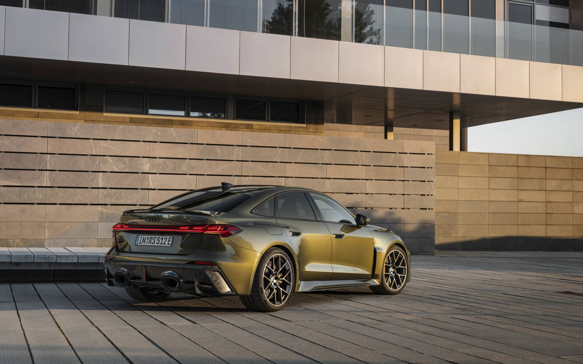 Audi dévoile sa nouvelle RS 5 et elle est hybride rechargeable! - 1/33