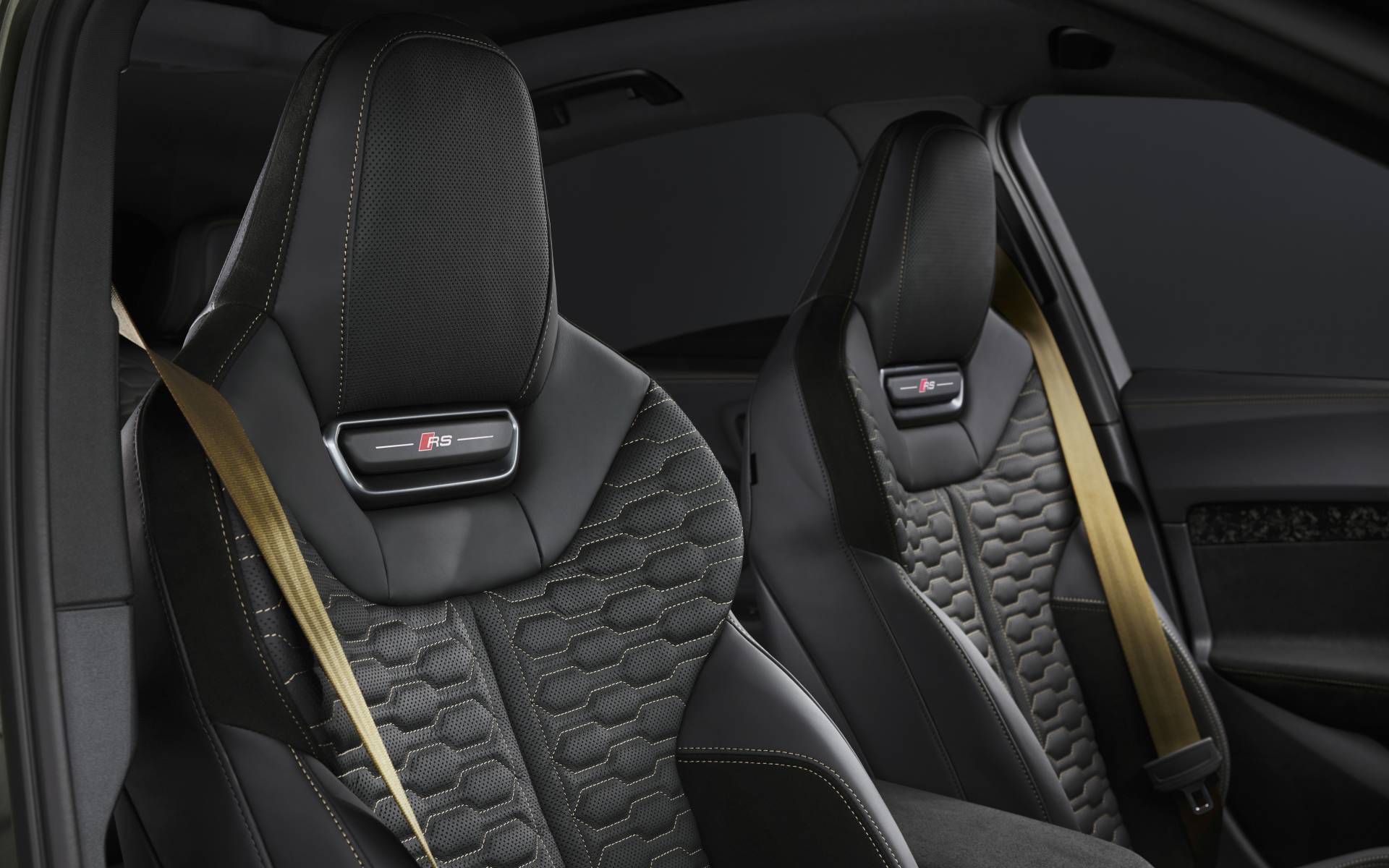 Audi dévoile sa nouvelle RS 5 et elle est hybride rechargeable! - 1/33