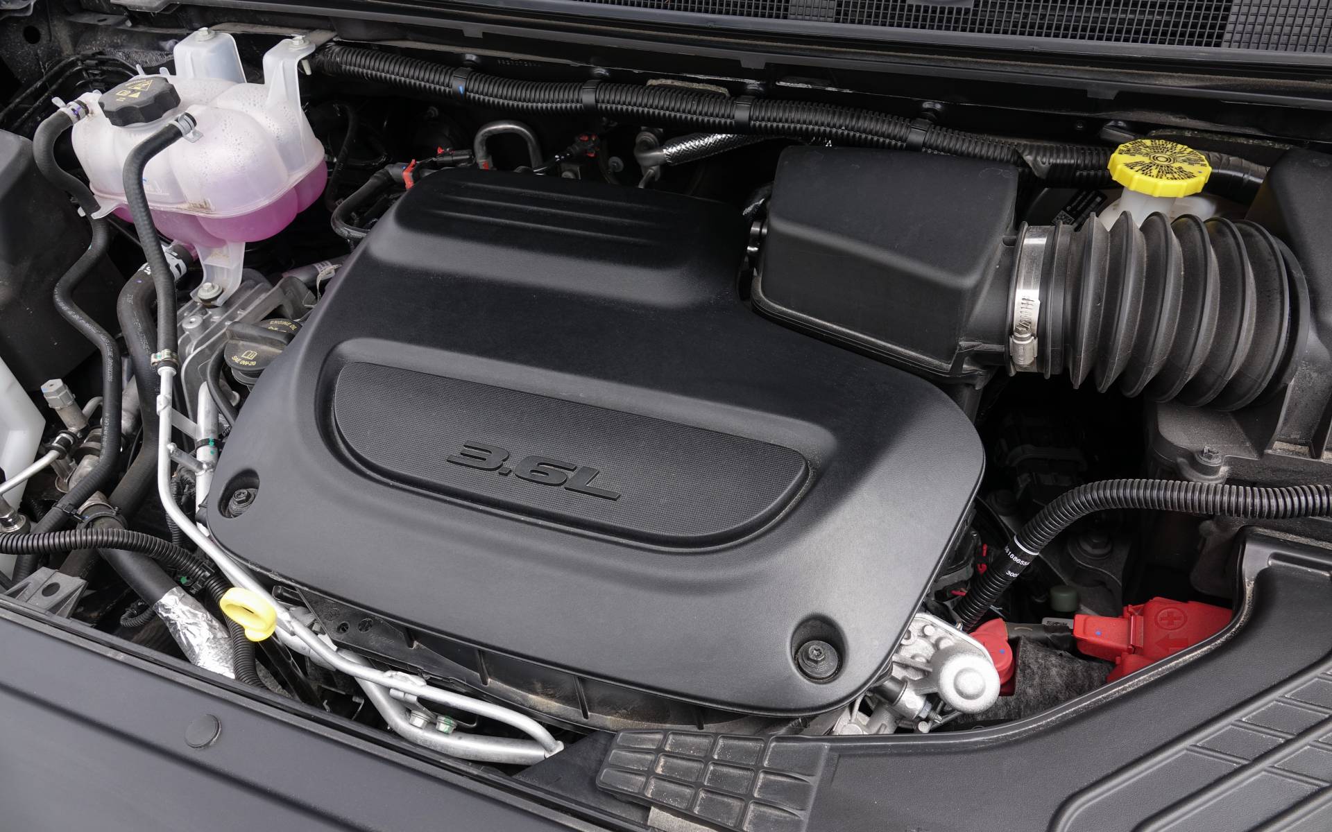 Chrysler dévoile la Pacifica 2027 et ouvre les commandes - Guide Auto