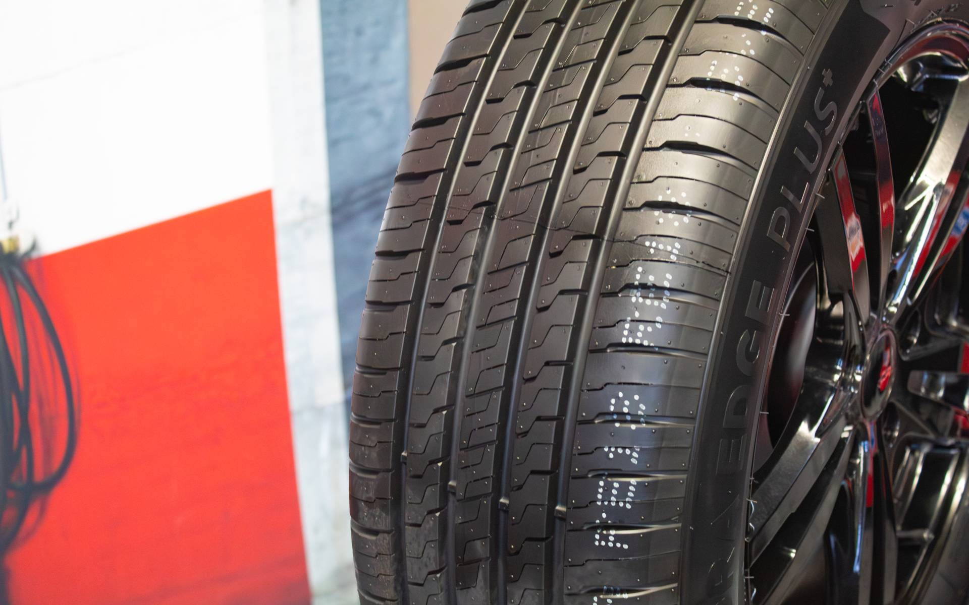 Canadian Tire’s MotoMaster Introduces Hydra Edge Plus - 1/15