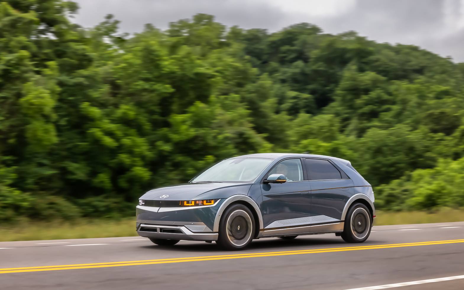 Hyundai, Genesis to Extend ICCU Warranty Up to 15 Years - The Car Guide
