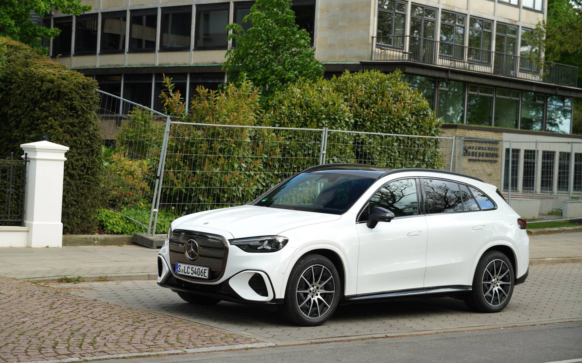 Mercedes-Benz GLC EQ 2027 : c'est du solide cette fois? - 1/34