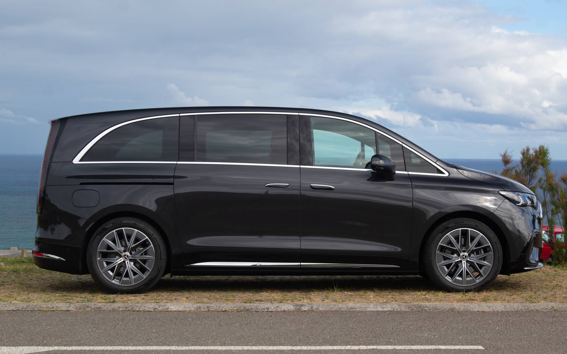2028 Mercedes-Benz VLE: The EV Minivan That Could Land at Just the ...