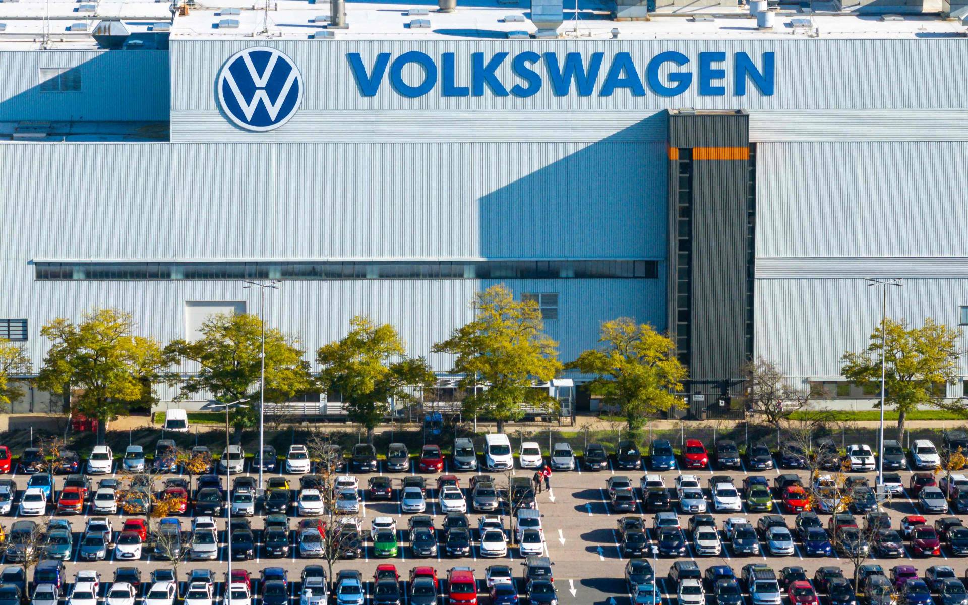 Volkswagen AG May Cut 100,000 Jobs, Separate Core Brand: Report - 1/5